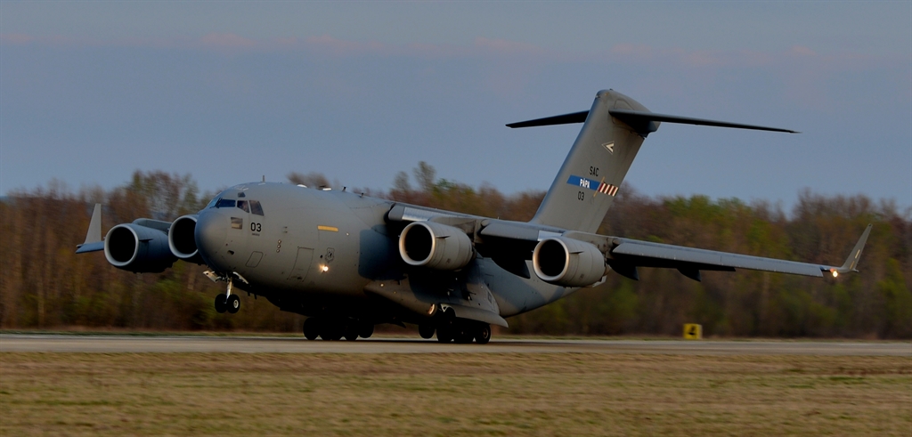 Airlifting the big and heavy stuff - Dutch Defence Press