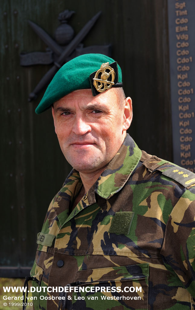 Commandant KCT ontvangt groene baret - Dutch Defence Press
