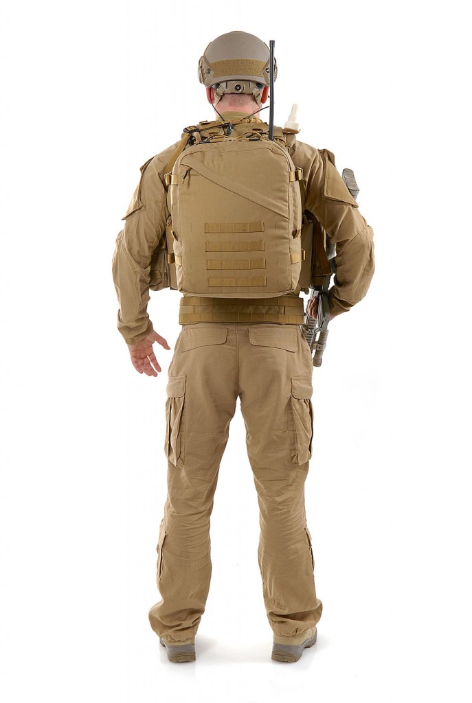 Het Smart Vest, één soldier modernisation systeem voor de Benelux ...