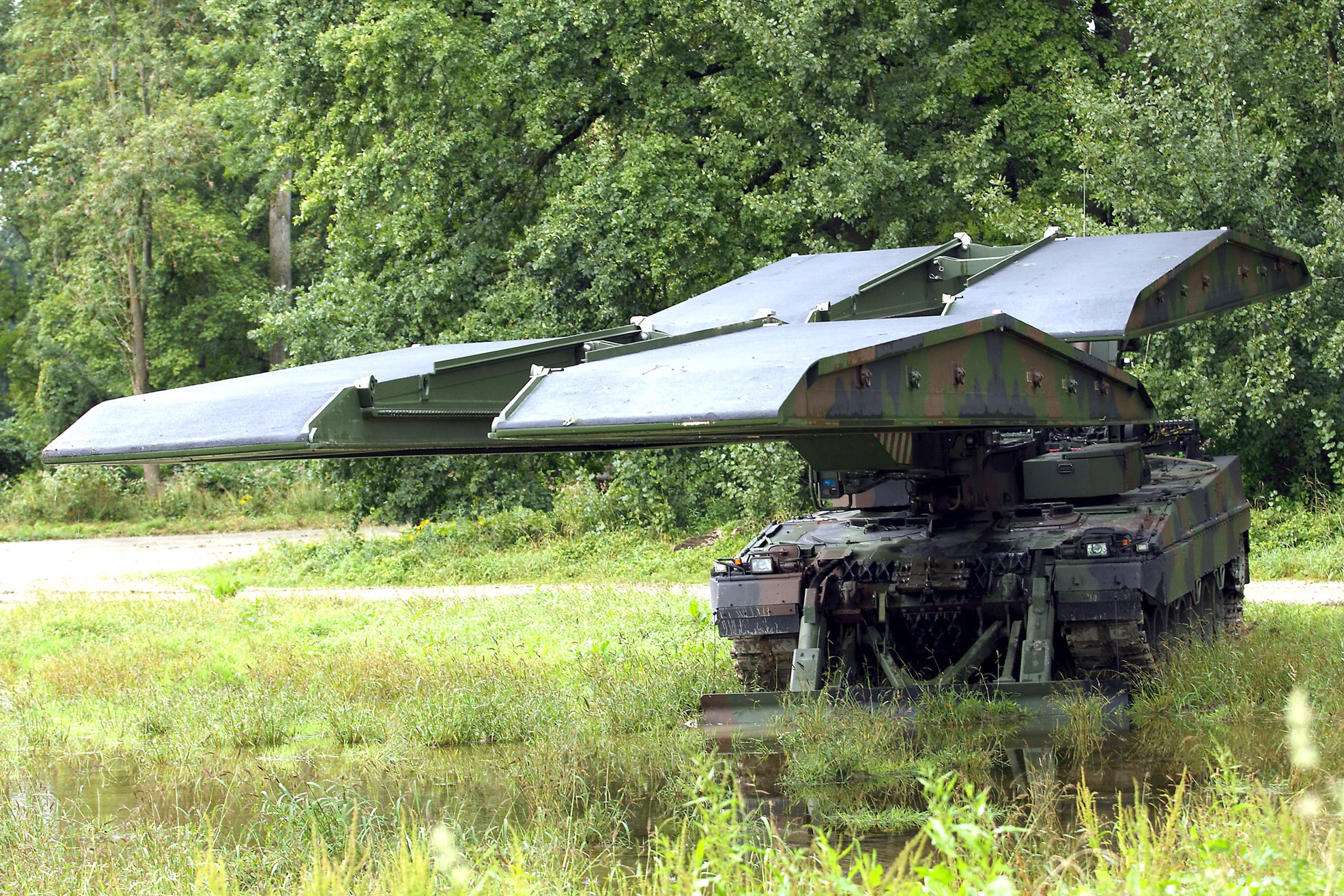 The Netherlands procure Leguan bridge layers - Dutch Defence Press
