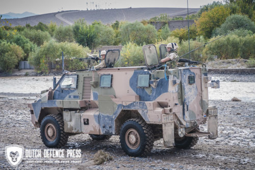Bushmaster, Australian “Battle-Limousine” has Dutch soldiers covered in ...