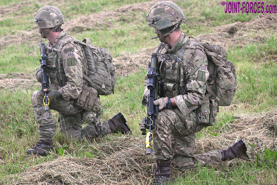 KCT operator krijgt nieuw persoonlijk wapen - Dutch Defence Press