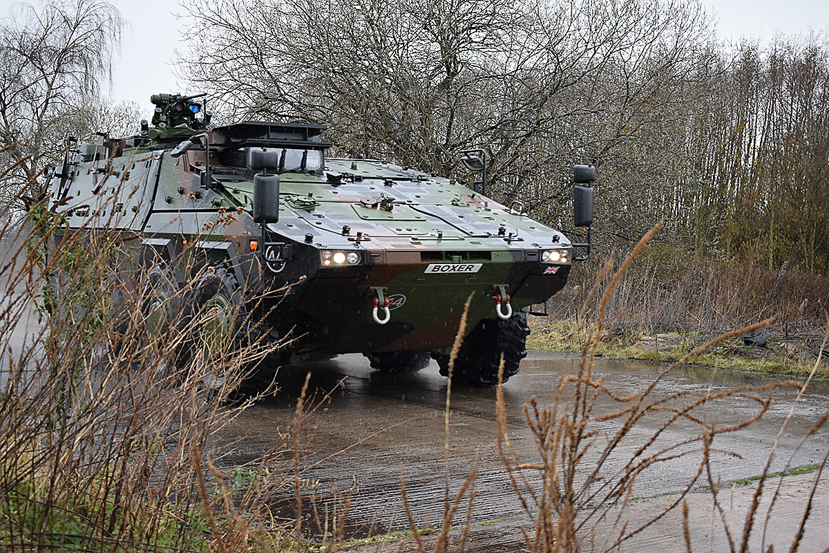 Britse leger krijgt nog eens 100 gepantserde BOXER wielvoertuigen ...